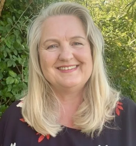 Flora | Clairvoyant & Medium | Kooma