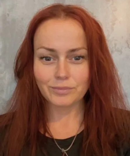 Lizzy | Tarot Card & Love Tarot Reader | Kooma