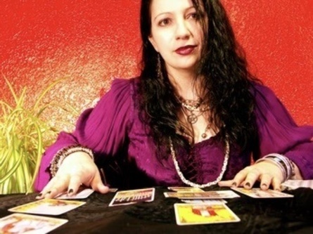 Poppy-May | Tarot Card Reader & Clairvoyant | Kooma