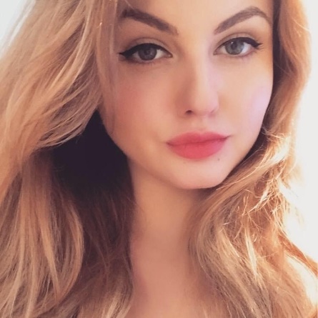 Aisling | Tarot Card & Love Tarot Reader | Kooma